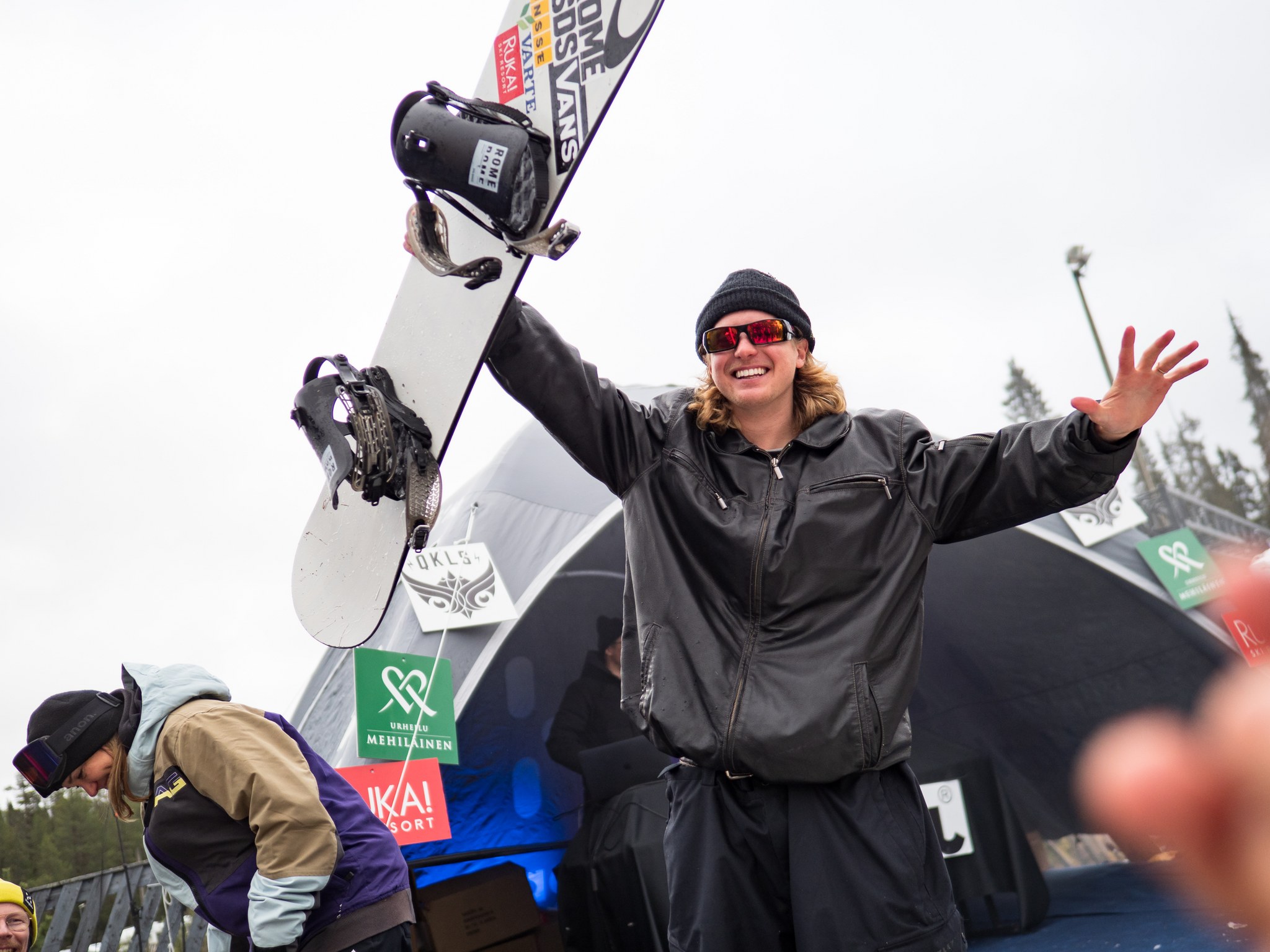 Rinnekankaan nilkka leikataan - Rodeo Snowboarding